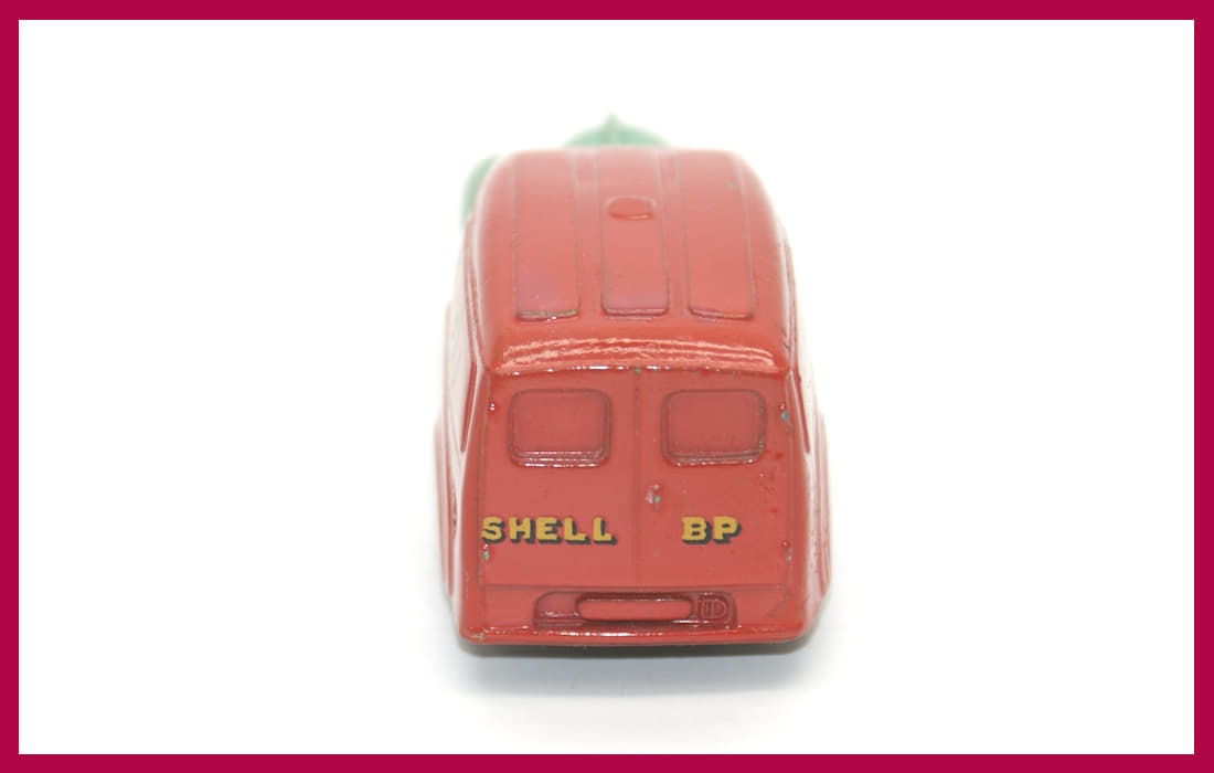 DINKY: 470 - AUSTIN DEVON VAN - 'SHELL' / 'BP' - EXCELLENT