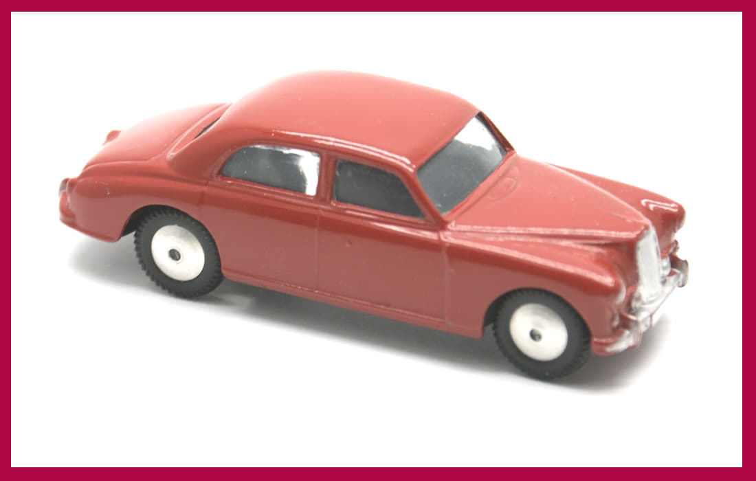 CORGI: 205 - RILEY PATHFINDER - RED - NEAR MINT - BOXED