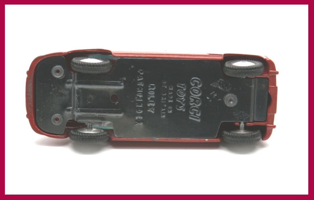 CORGI: 205 - RILEY PATHFINDER - RED - NEAR MINT - BOXED