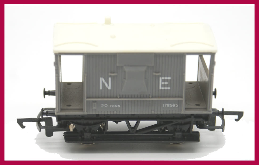 HORNBY RAILWAYS: R215 - NORTH EASTERN RAILWAY - BRAKE VAN - MINT