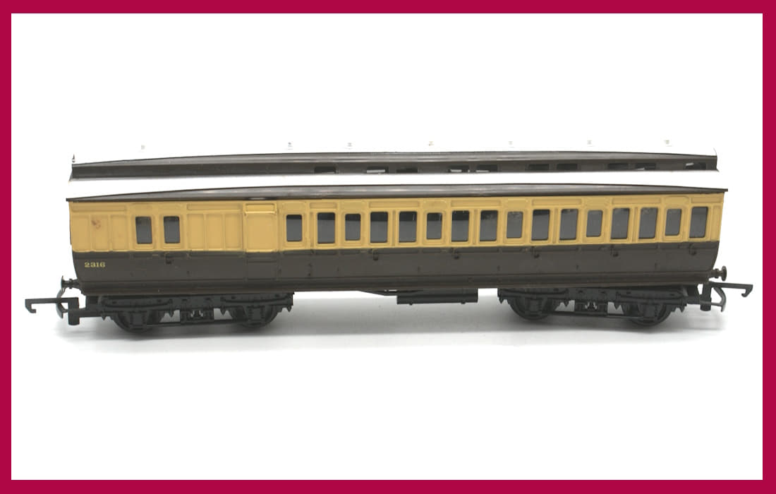 TRIANG RAILWAYS: R332/3 - GWR COMPOSITE AND BRAKE COACHES - CLERESTORY ...